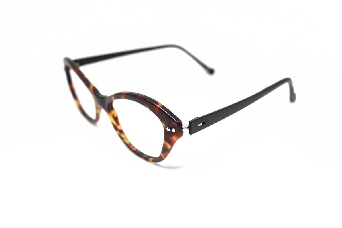 iGreen Eyewear | Designer Eyeglasses | Village Eyecare