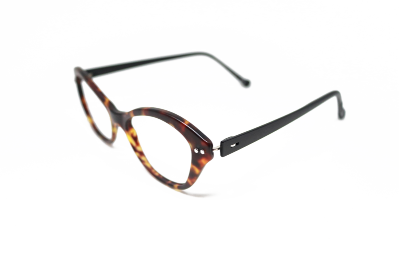 iGreen Eyewear | Designer Eyeglasses | Village Eyecare